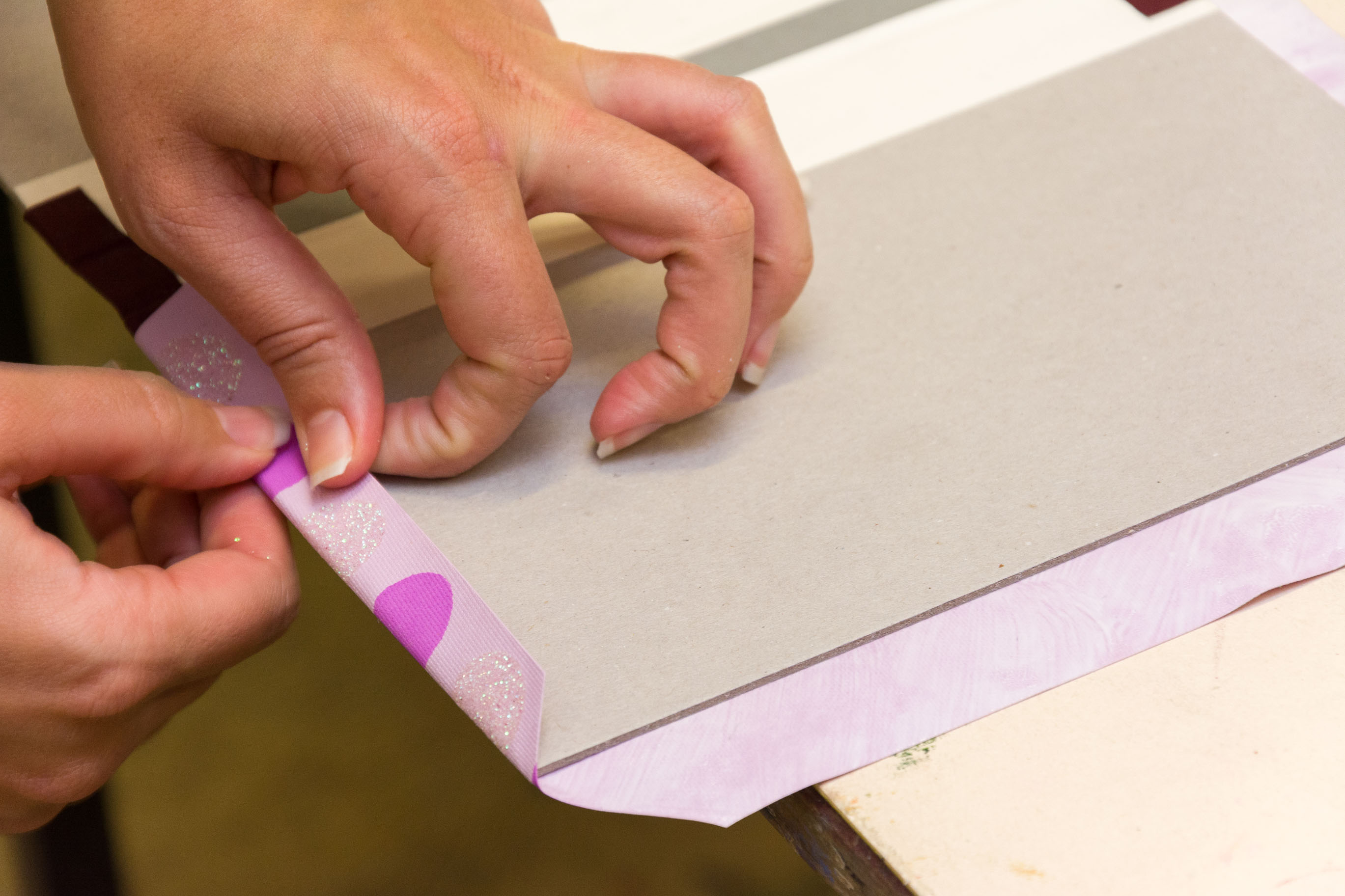 Diese Kunst hat viele Seiten ... Eine kleine Anleitung zum Buchbinden ...