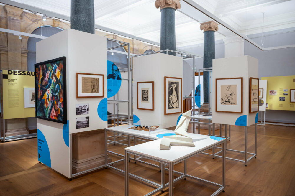 Selbst der „Führer“ entspannte im Bauhaus-Stuhl - boesnerKunstportal